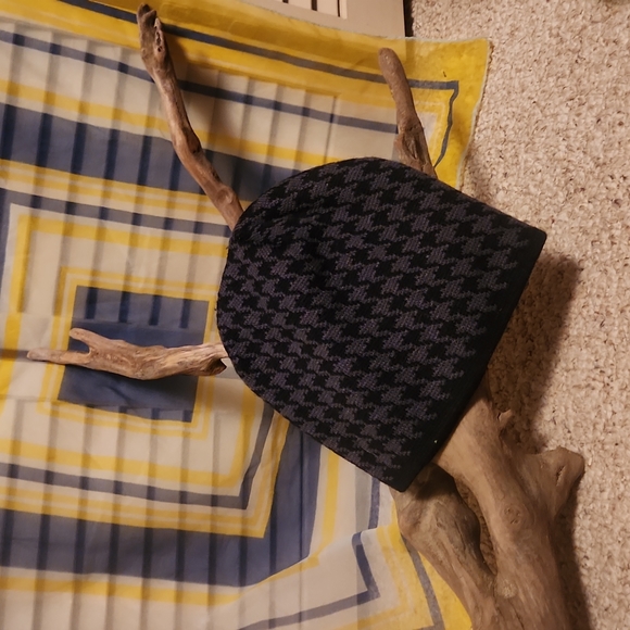 Accessories | Unisex Hounds Tooth Print Purple And Black Winter Beanie ...